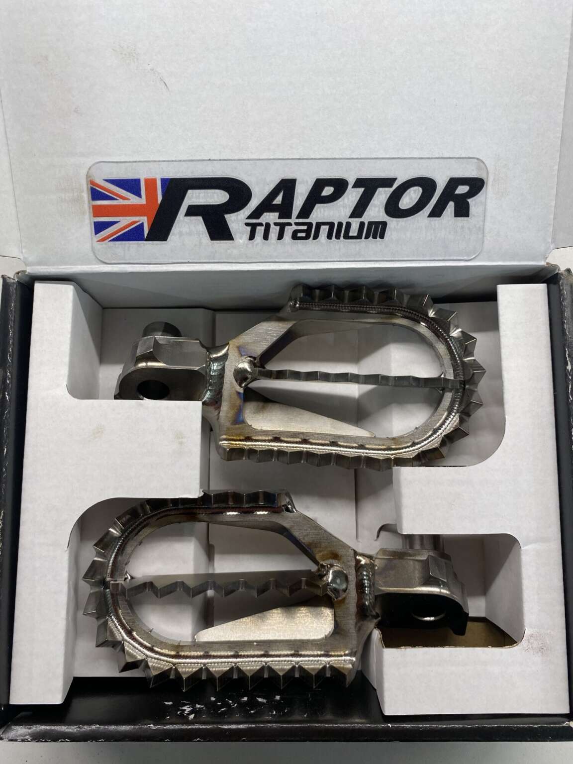 Raptor Titanium Offset Footpegs (Yamaha YZ250F/450F) – Keefer, Inc. Tested