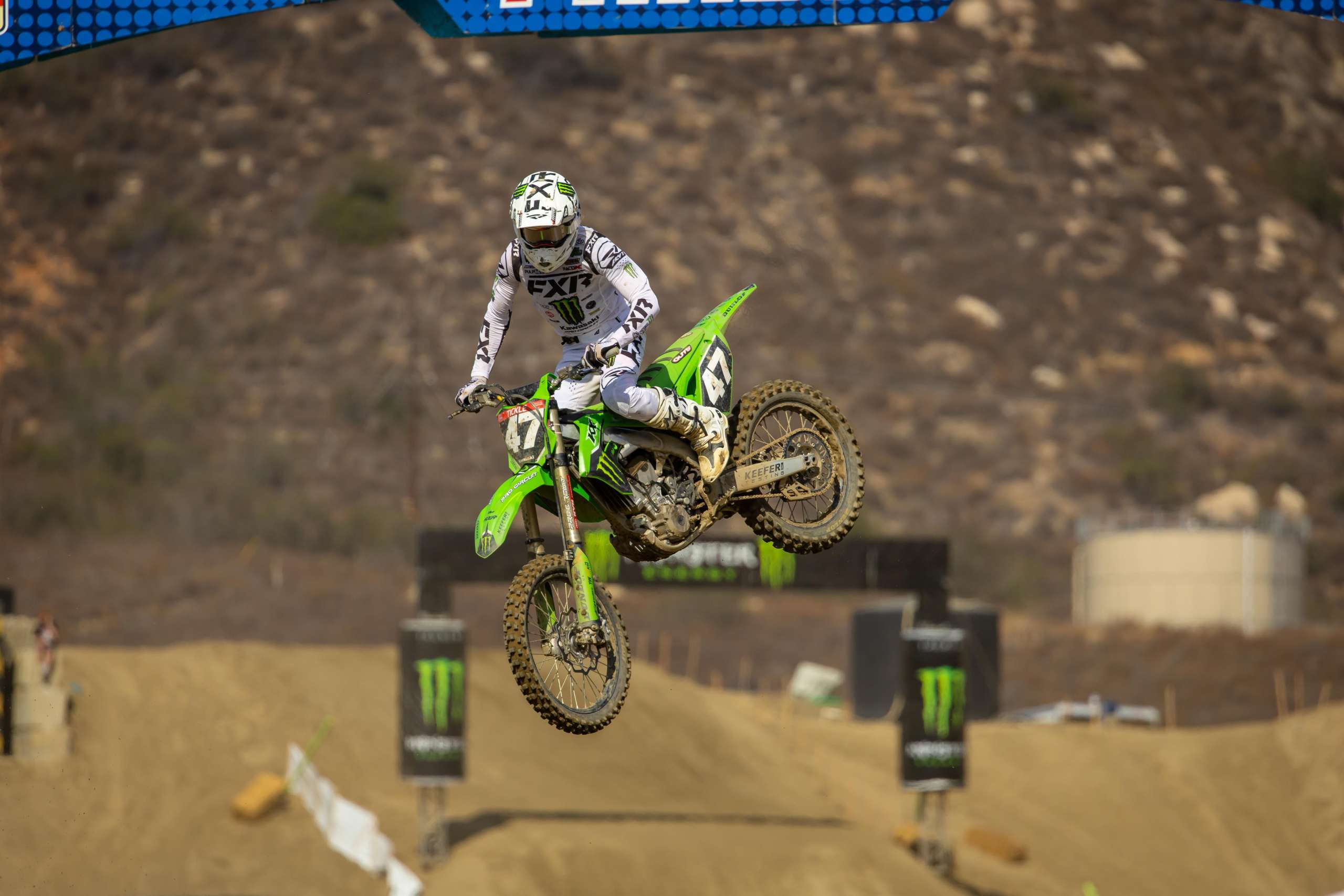 How To Keep White Gear Clean – Keefer, Inc. Tested