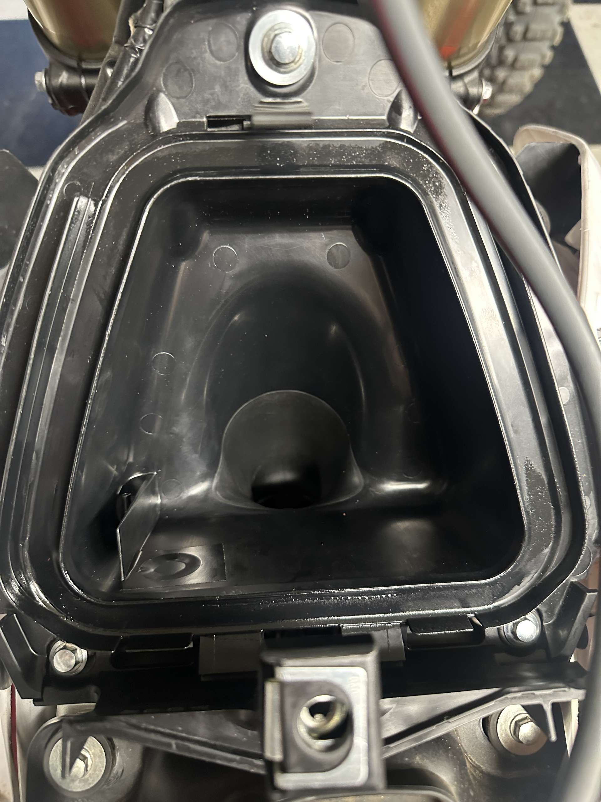 Twisted Development Airbox Mod (2024 Yamaha YZ250F) – Keefer, Inc. Tested