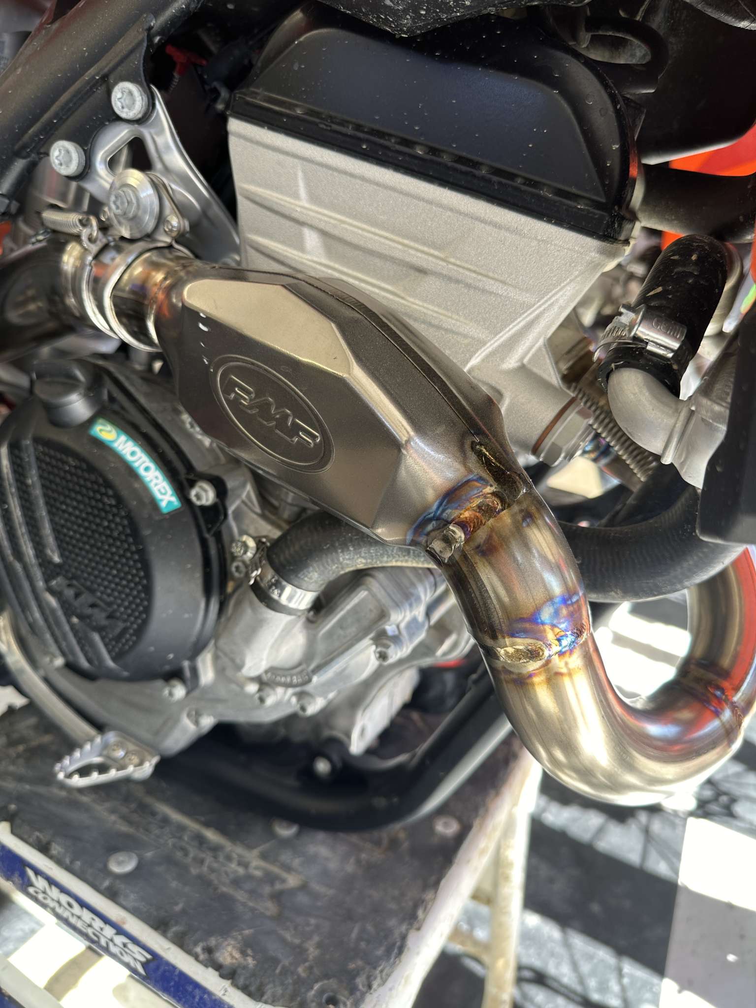 Why A KTM 250 SX-F FMF Megabomb Headpipe Is Better On A KTM 350 SX-F ...